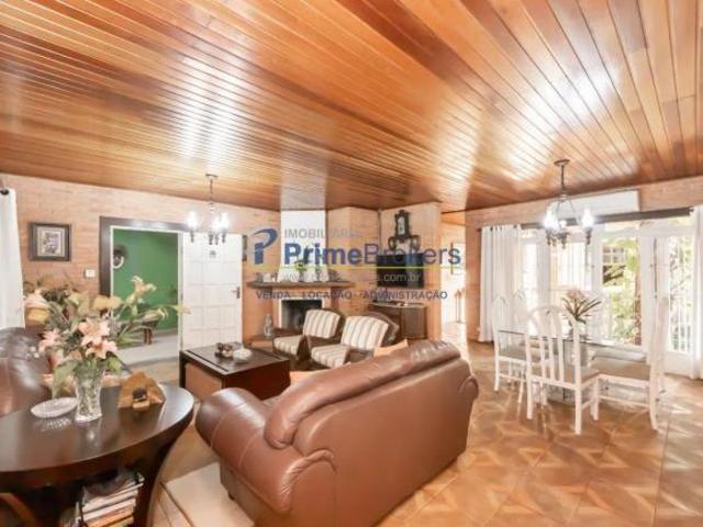 Casa, 350m² 4 Dormitórios, 1 Suíte, 4 Vagas, Piscina e Área de Lazer Privativa Vila Guarani