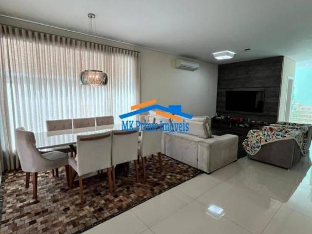 Casa 350m² 4 Suítes 4 Vagas Residencial 5 Alphaville