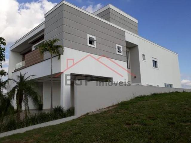Casa 391m², terreno 442m² CONDOMÍNIO ALPHAVILLE I 4 suítes na parte