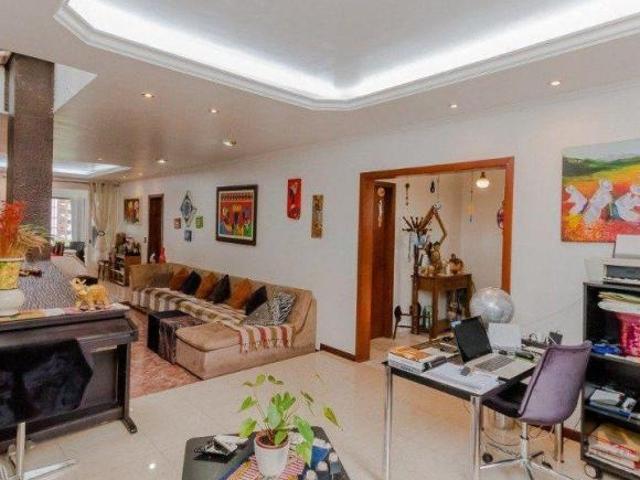 Casa 394m², 4 dormitórios, 4 vagas no bairro Cristo Redentor