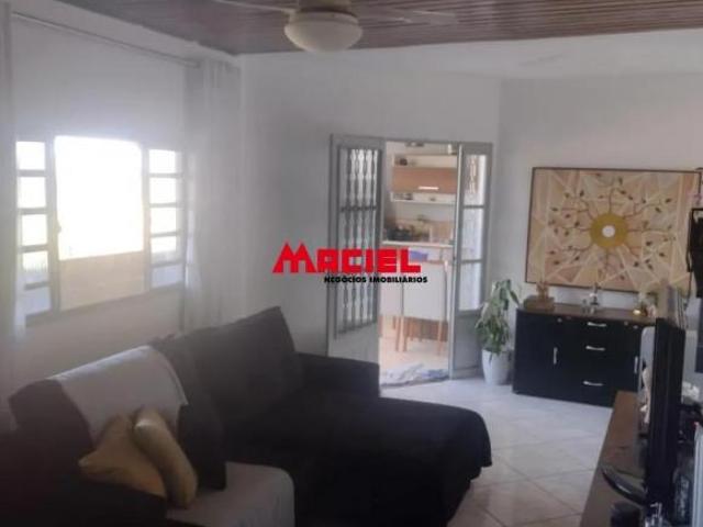 Casa 300m² 3 dormitórios com churrasqueira