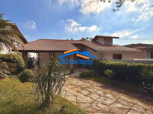 Casa 300m² com 3 suítes no Condomínio Nova Higienópolis