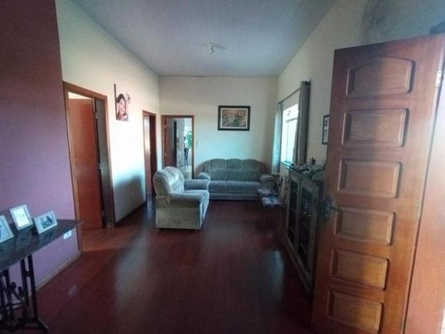 Casa para venda em Centro, Nepomuceno