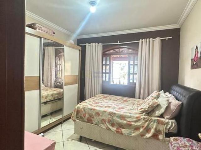 CASA 3 ANDARES