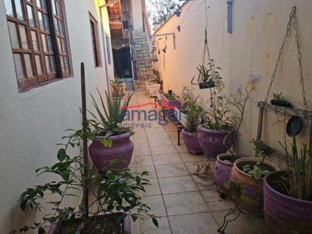 CASA 3 DOR 1 SUITE NO CENTRO DE JACAREI PARA VENDA