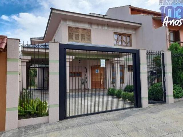 Casa 3 dorm. 1 suíte + 2 vagas 172m² Espírito Santo Porto Alegre