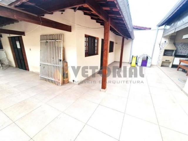 Casa 3 dorm. à venda, 162 m² por R$ 520.000,00 Golfinhos Caraguatatuba/SP