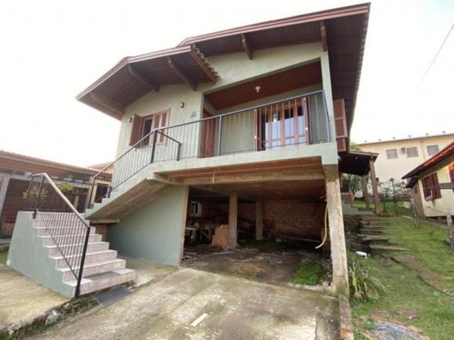 Casa 3 Dorm. Bairro Piratini