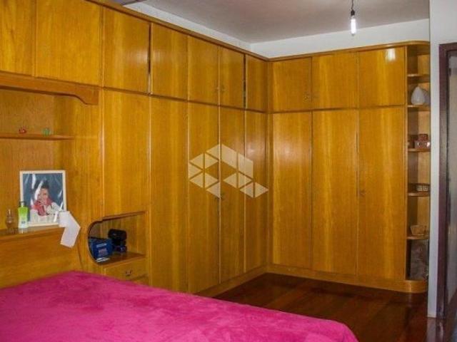 CASA 3 DORM NO BAIRRO CAVALHADA EM PORTO ALEGRE