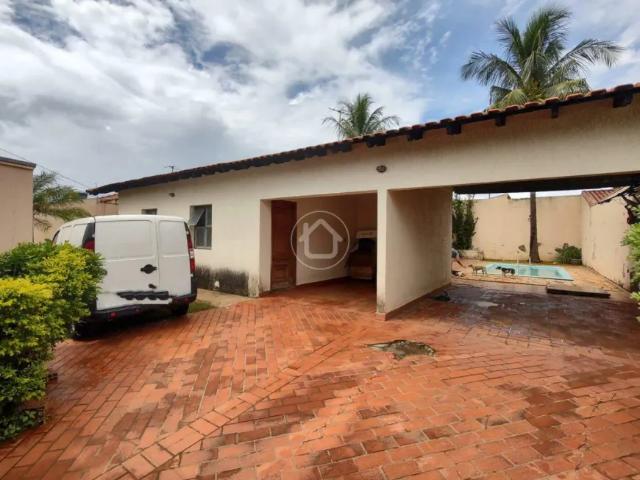 Casa 3 dormit. Com piscina e energia solar