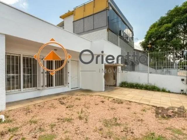 Casa 3 dormitórios para alugar Passo da Areia Porto Alegre/RS