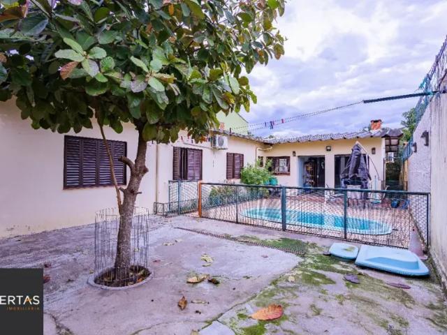 Casa 3 dormitórios à venda Cristal Porto Alegre/RS