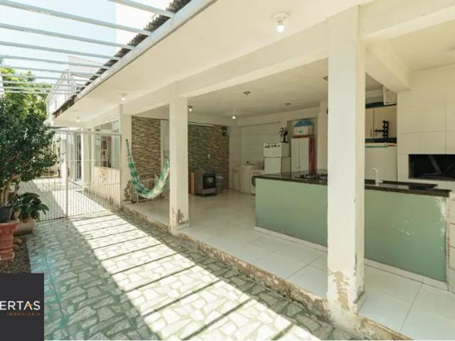 Casa 3 dormitórios à venda Menino Deus Porto Alegre/RS
