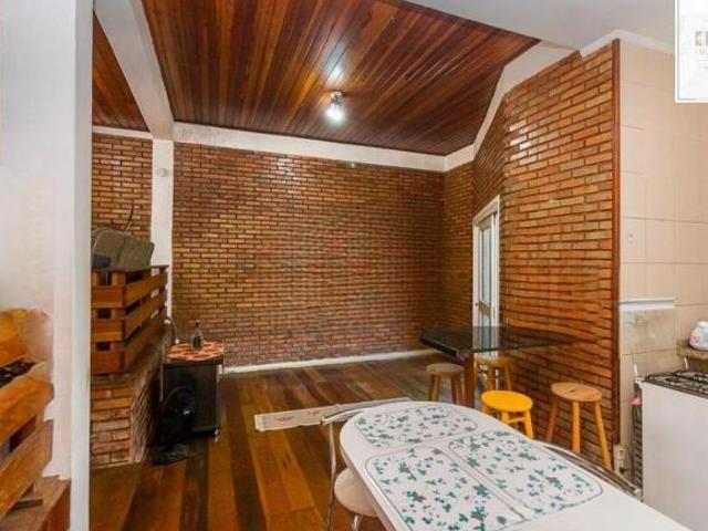 Casa 3 dormitorio com 230m2 pátio com piscina no bairro Itu Sabará
