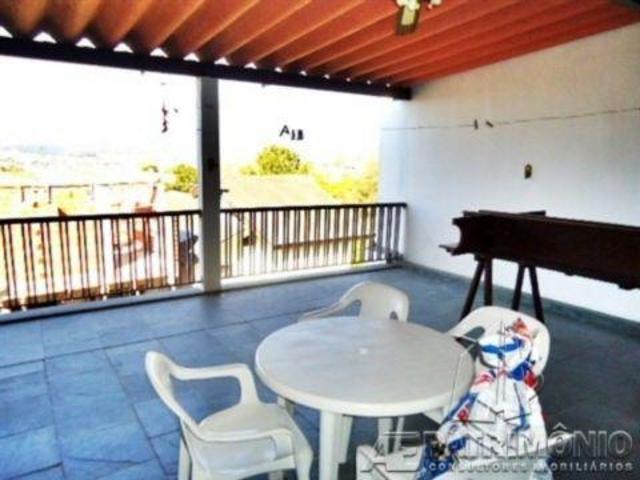 CASA,3 Dormitorio s bairro Emília