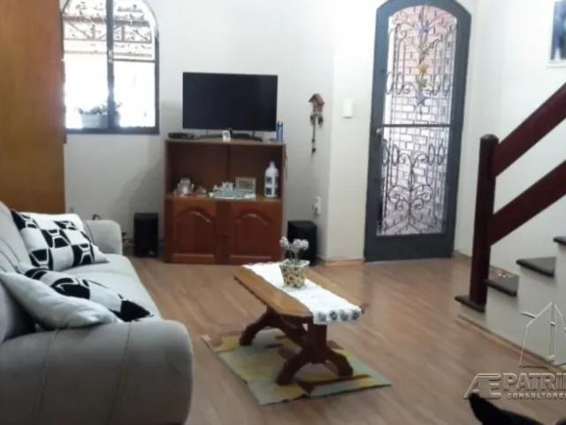 CASA, 3 Dormitorio s bairro Rosália Alcolea