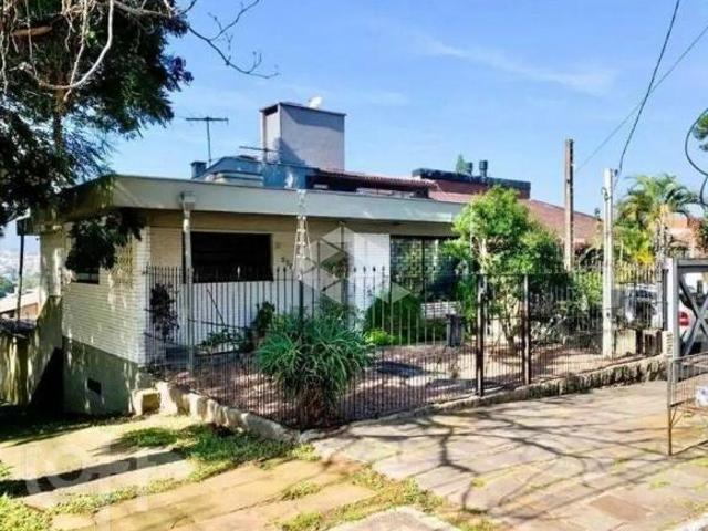 Casa 3 dormitórios, 3 vagas na garagem proximo a PUC