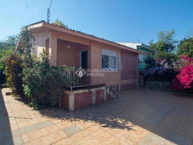 Casa 3 dormitórios 104m2 privativos 1 vaga de garagem no bairro Santa Tereza