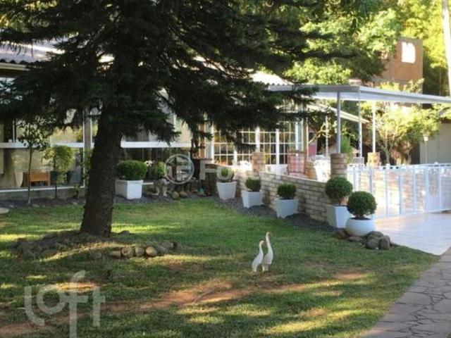 Casa, 3 dormitórios, 1000 m², em Parque Itacolomi