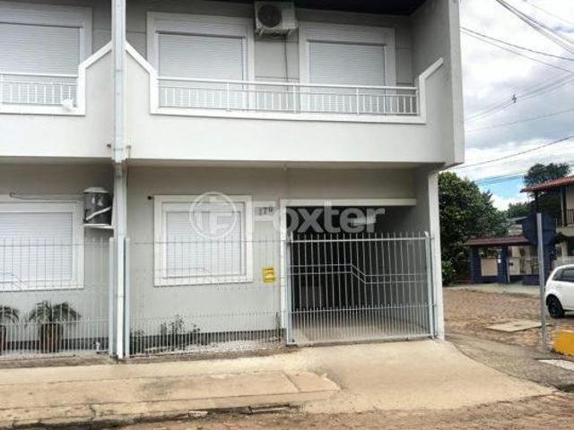 Casa, 3 dormitórios, 115 m², em Avenida