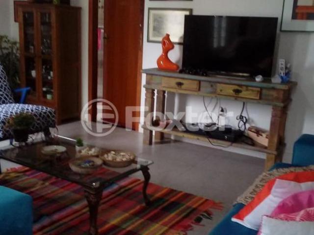 Casa, 3 dormitórios, 124.3 m², em Centro