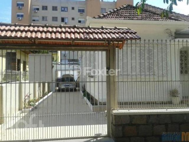 Casa, 3 dormitórios, 138 m², em Centro