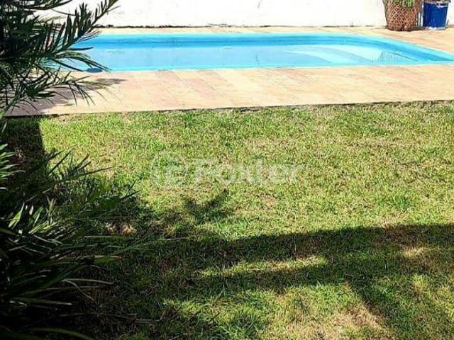 Casa, 3 dormitórios, 130 m², em Centro