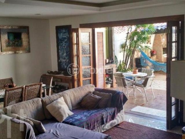 Casa, 3 dormitórios, 130 m², em Sarandi