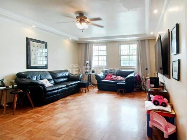 Casa, 3 dormitórios, 130 m², em Vila Santo Estéfano