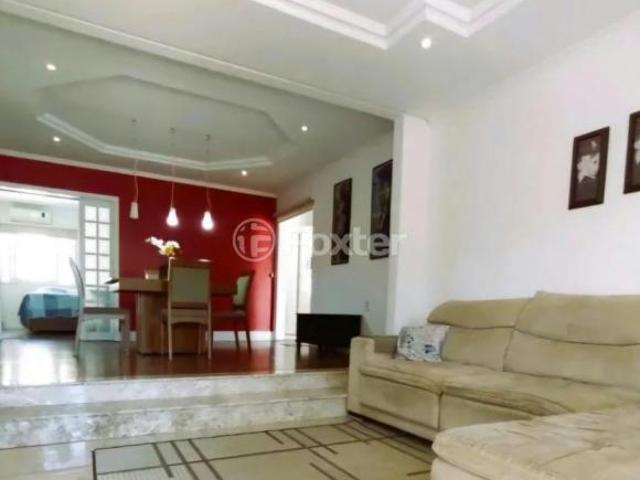 Casa, 3 dormitórios, 145 m², em Vila Cachoeirinha