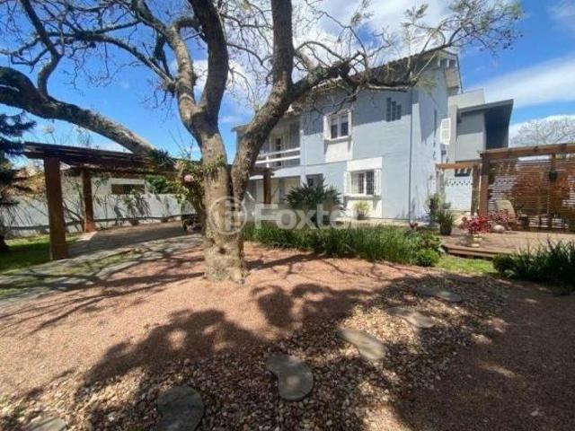 Casa, 3 dormitórios, 145.1 m², em Centro