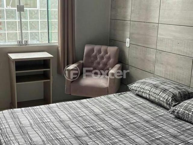 Casa, 3 dormitórios, 140 m², em Centro