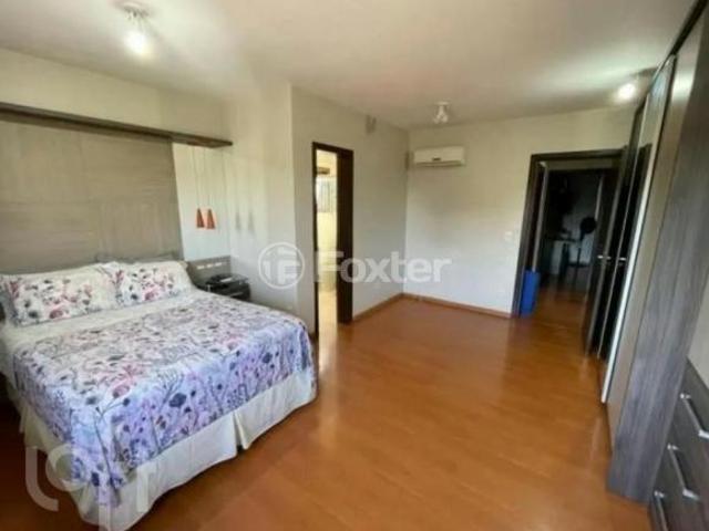 Casa, 3 dormitórios, 140 m², em City