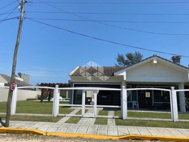 Casa 3 dormitórios, 153,18m² privativos, na Praia Noiva do Mar, a 100 metros da praia