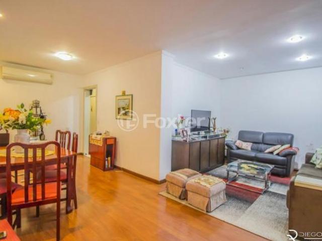Casa, 3 dormitórios, 165 m², em Petrópolis
