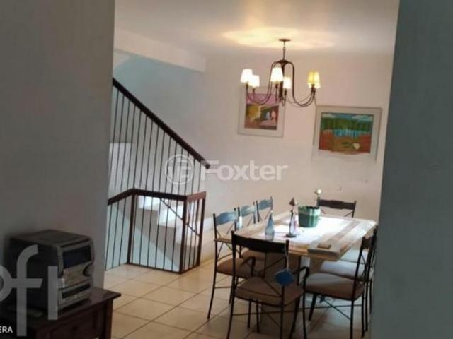 Casa, 3 dormitórios, 166 m², em Centro