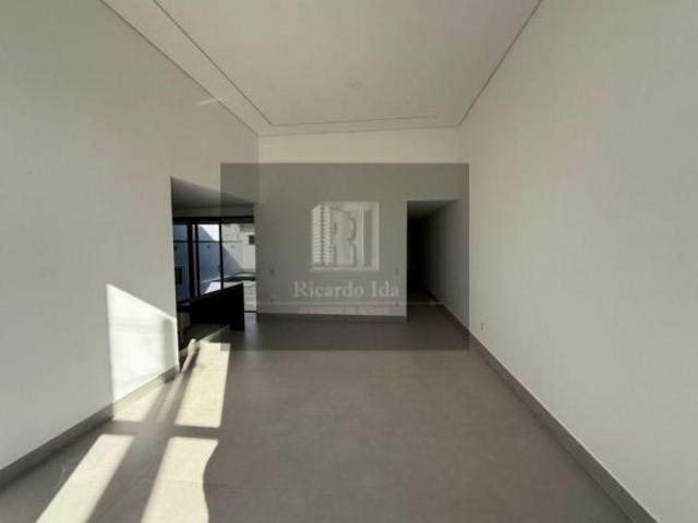 Casa 3 dormitórios 166m²