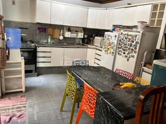 Casa, 3 dormitórios, 160 m², em Bom Fim