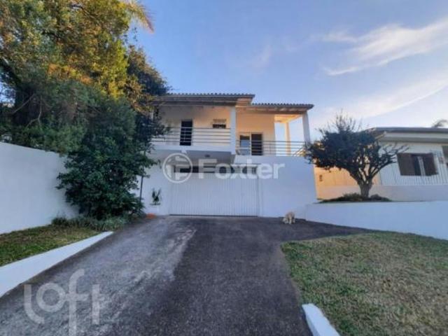 Casa, 3 dormitórios, 176.14 m², em Petrópolis