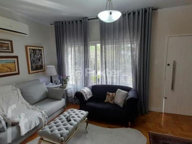 Casa, 3 dormitórios, 176.97 m², em Vila Nova