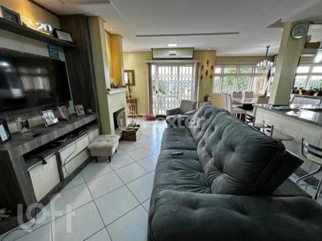 Casa, 3 dormitórios, 179 m², em Jardim América