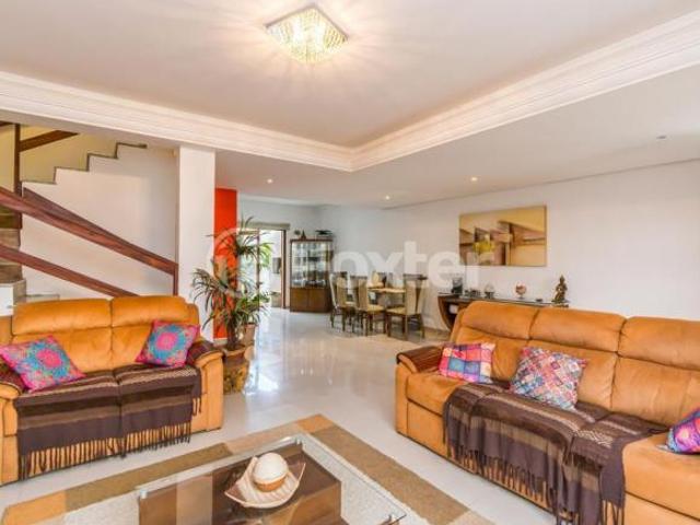Casa, 3 dormitórios, 170 m², em Hípica