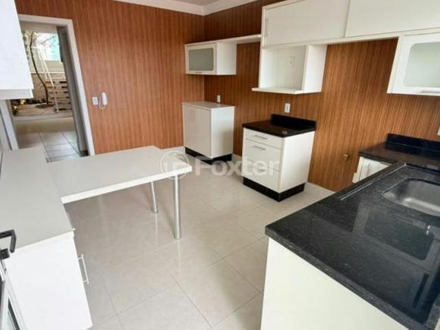 Casa, 3 dormitórios, 185 m², em Vila Ré