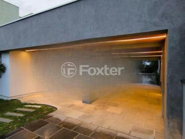 Casa, 3 dormitórios, 180 m², em Centro
