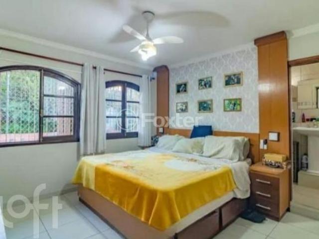 Casa, 3 dormitórios, 180 m², em Parque Imperial