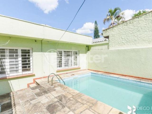 Casa, 3 dormitórios, 180.72 m², em Passo da Areia
