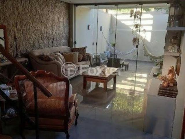 Casa, 3 dormitórios, 181 m², em Teresópolis