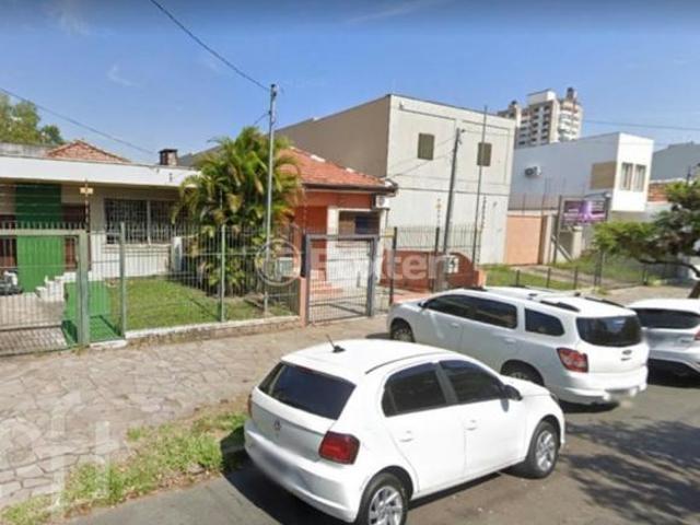 Casa, 3 dormitórios, 195 m², em Menino Deus
