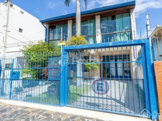 Casa, 3 dormitórios, 195 m², em Santana