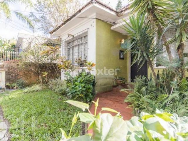 Casa, 3 dormitórios, 198 m², em Petrópolis
